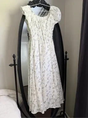 caramel monster | Dresses | Caramel Monster Mia White Floral Midi Dress ...